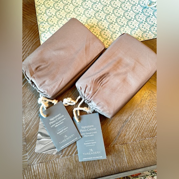 threadery | Bedding | Nwt The Threadery Pima Cotton Pillowcases Both ...
